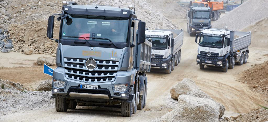 Roadshow mit Mercedes-Benz Lkw: Mercedes-Benz präsentiert die aktuelle ...