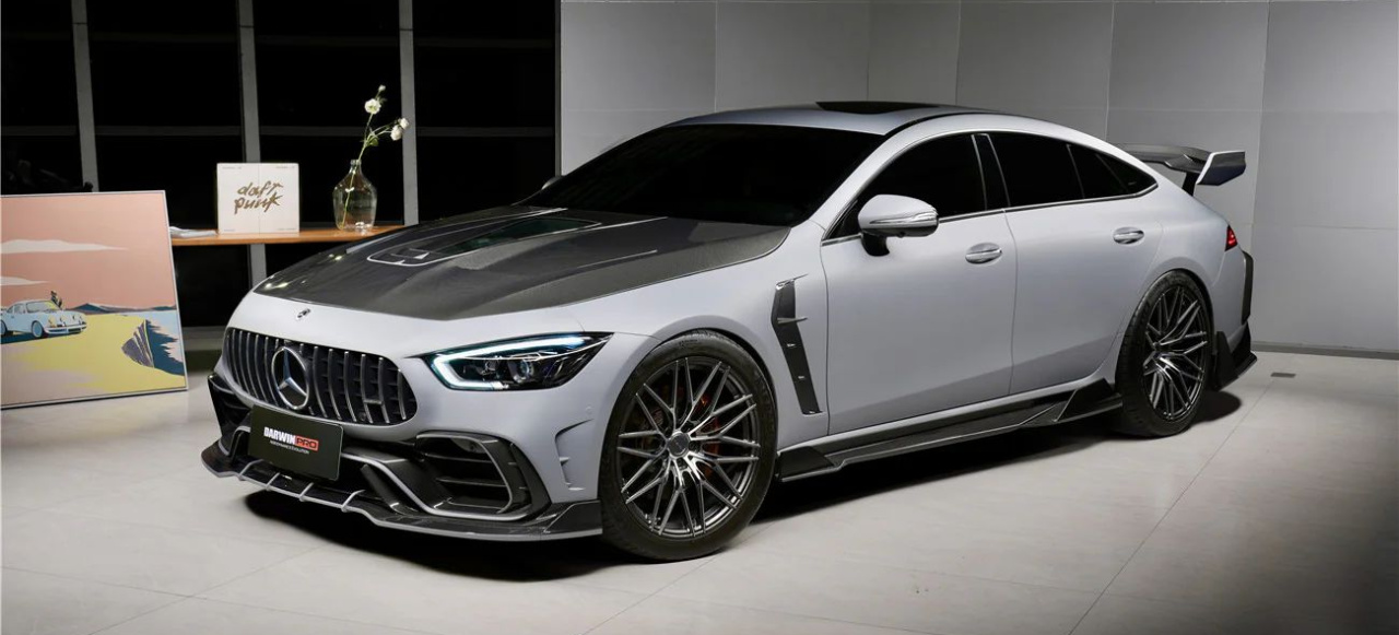 Mercedes-AMG GT 4-Door-Coupé Tuning: Performance-Karosserie-Kit für ...