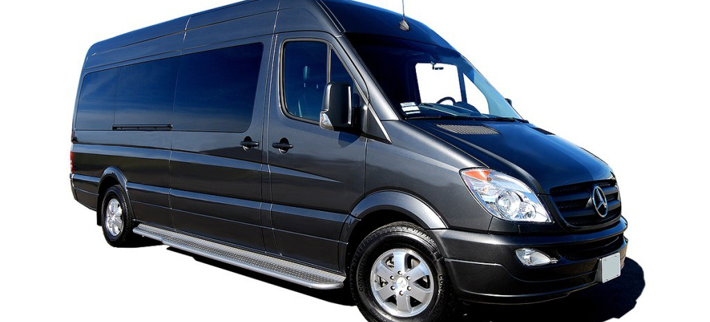 Der Sprinter der Stars: Becker JetVan : XXL-Luxus-Van auf Basis des ...