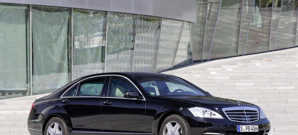 Mercedes-Benz Guard-Modelle mehr als sicher: Video: Gepanzerte Guard ...