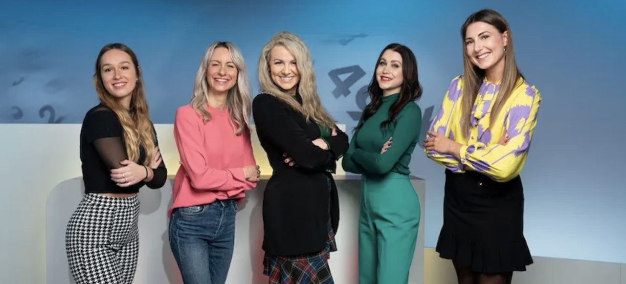 Neues Jahr, neues Glück: Louisa Schlang zieht die Lottozahlen: SCHÖNE ...