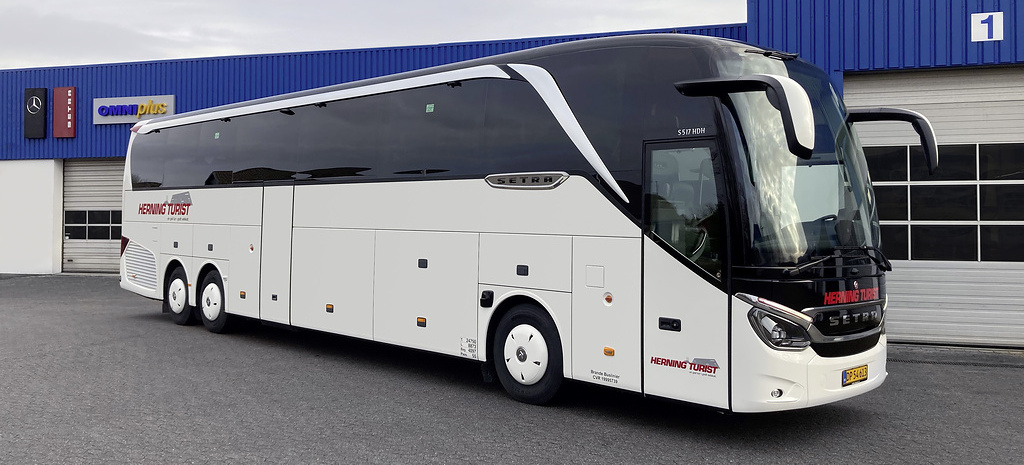 Söhne überraschen Vater mit S 517 HDH: Ein Setra TopClass-Reisebus als Überraschung - News ...