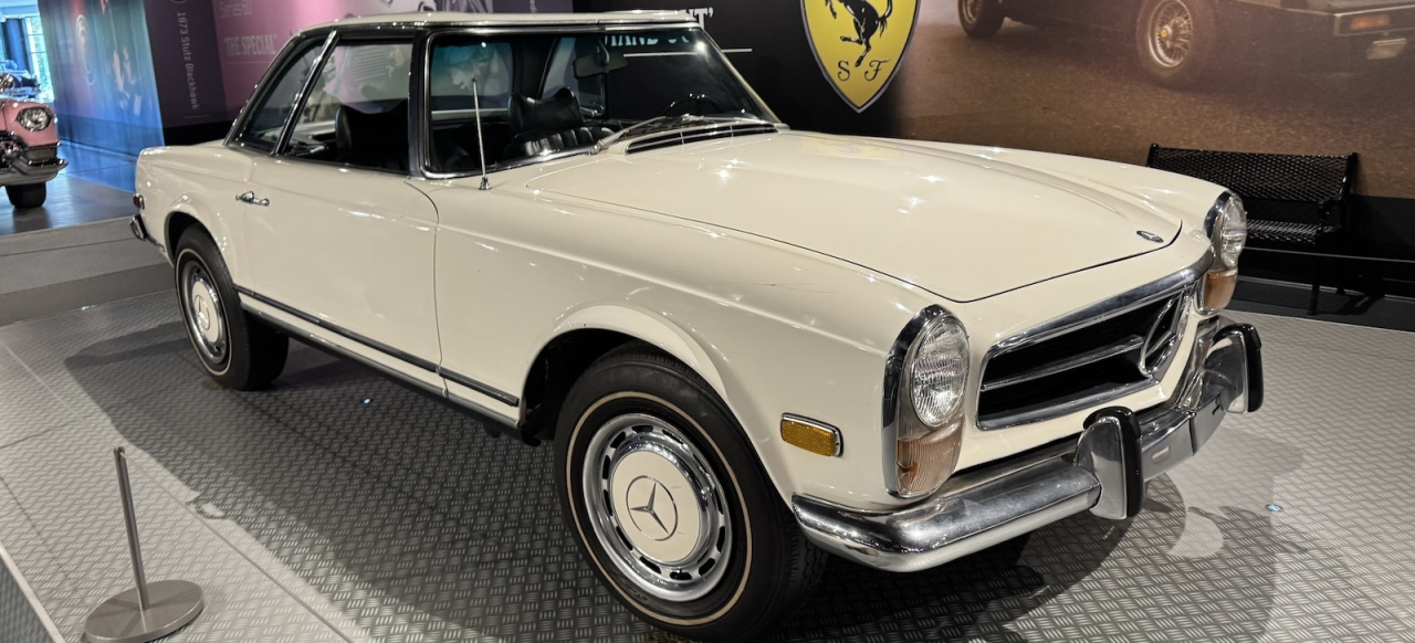 Der King of Rock 'n' Roll stand auch auf Mercedes-Benz: Love me Tender ...