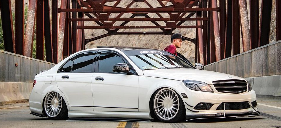 Bagged beauty Benz: This is sick! 2009er Mercedes C300 - Auto der Woche ...