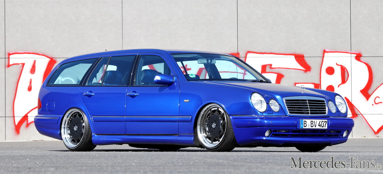 Mercedes-Benz E 320 S210 T-Modell mit Airride im Bestzustand: Das blaue ...