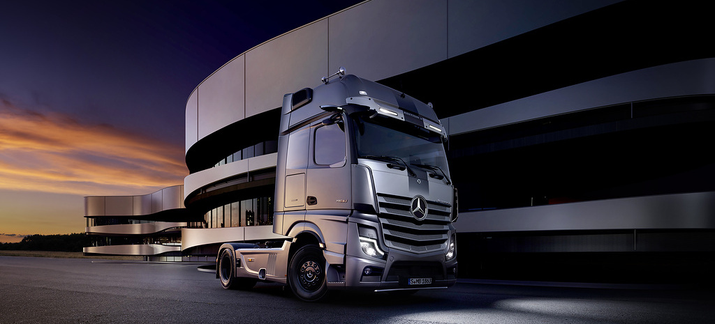 Limitiert auf 400 Exemplare: Mercedes Actros L Edition 3: Streng ...