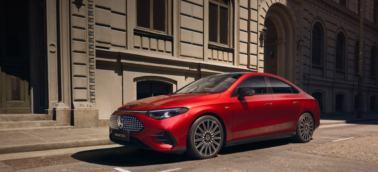 Erste Bilder von Langversion Mercedes CLA L: Nur für China: Mercedes ...