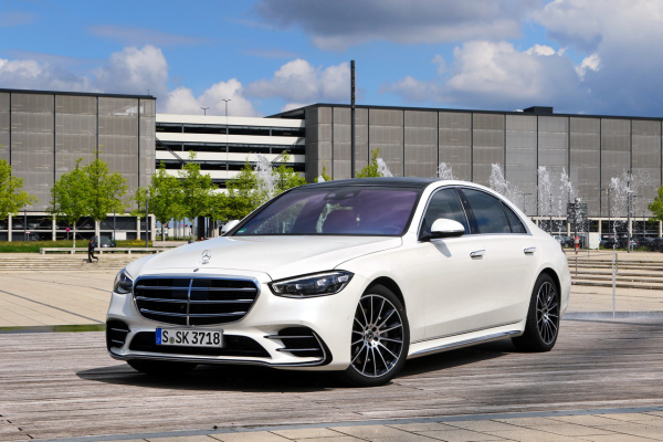 Fahrbericht: Mercedes S 500 L V223 / Sparprogramm: Mercedes streicht ...