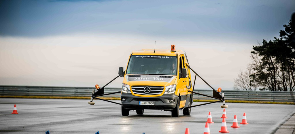 Gratis-Fahrsicherheitstraining für Transporter-Fahrer: Mercedes-Benz ...