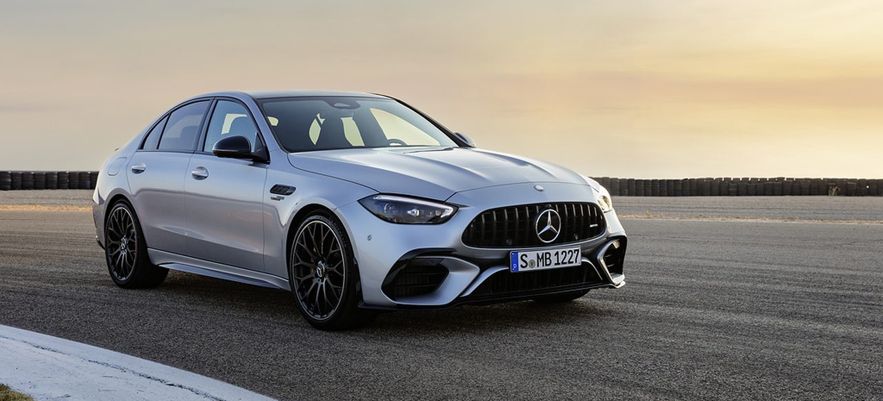 Starke Premiere: Mercedes-AMG C63 S E-PERFORMANCE: Der neue AMG C63: Die halbe Hubraum-Portion ...