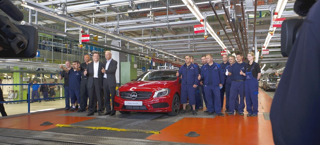 Erste neue Mercedes-Benz A-Klasse läuft vom Band: Produktionsstart im ...