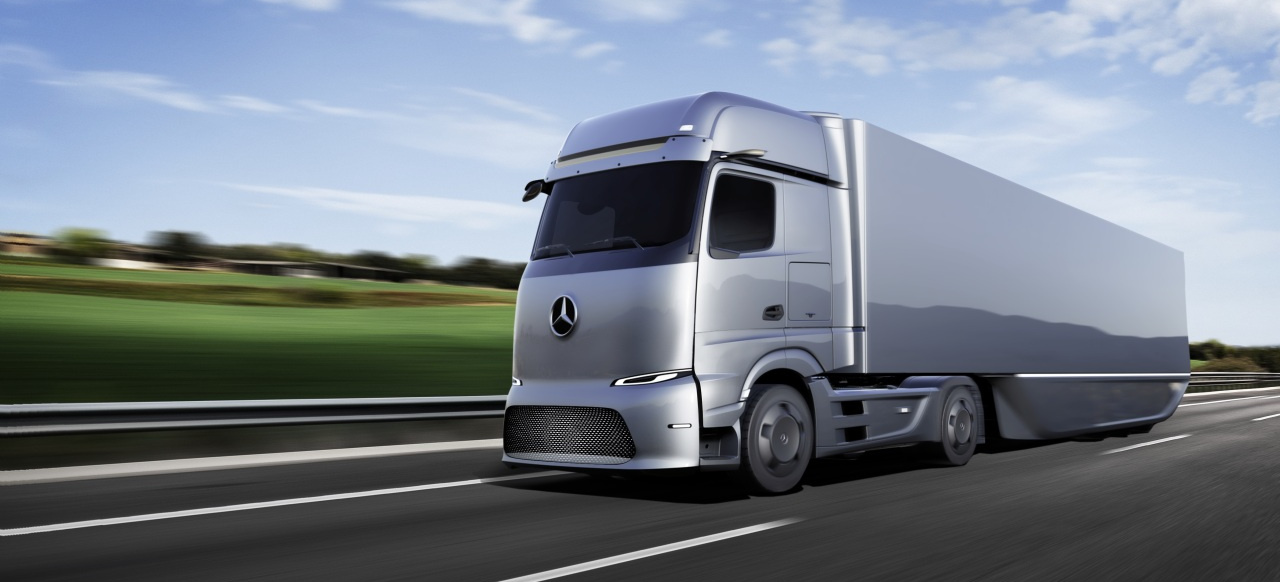 Daimler Truck: Weltpremiere voraus: Mercedes-Benz eActros LongHaul debütiert als eActros 600 im ...