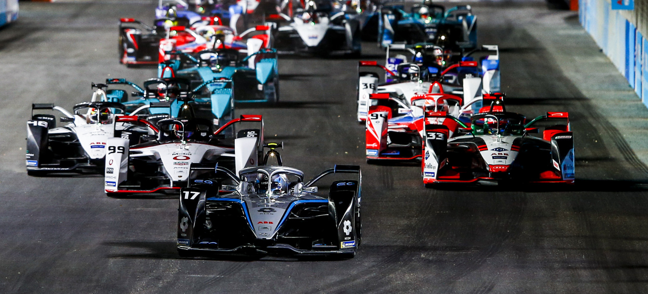 Formel E - Drama um Edo Mortara und Mercedes: Heftiger Crash sorgt für ...