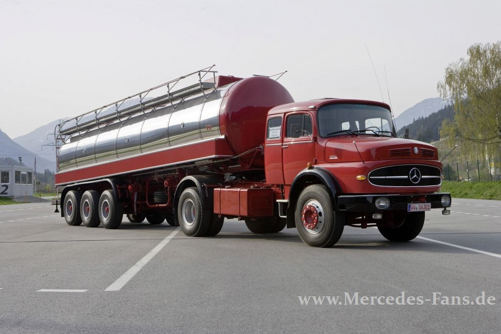 Mercedes Trucks: Schwere Sterne: 50 Jahre Mercedes Lkw-Entwicklung im ...