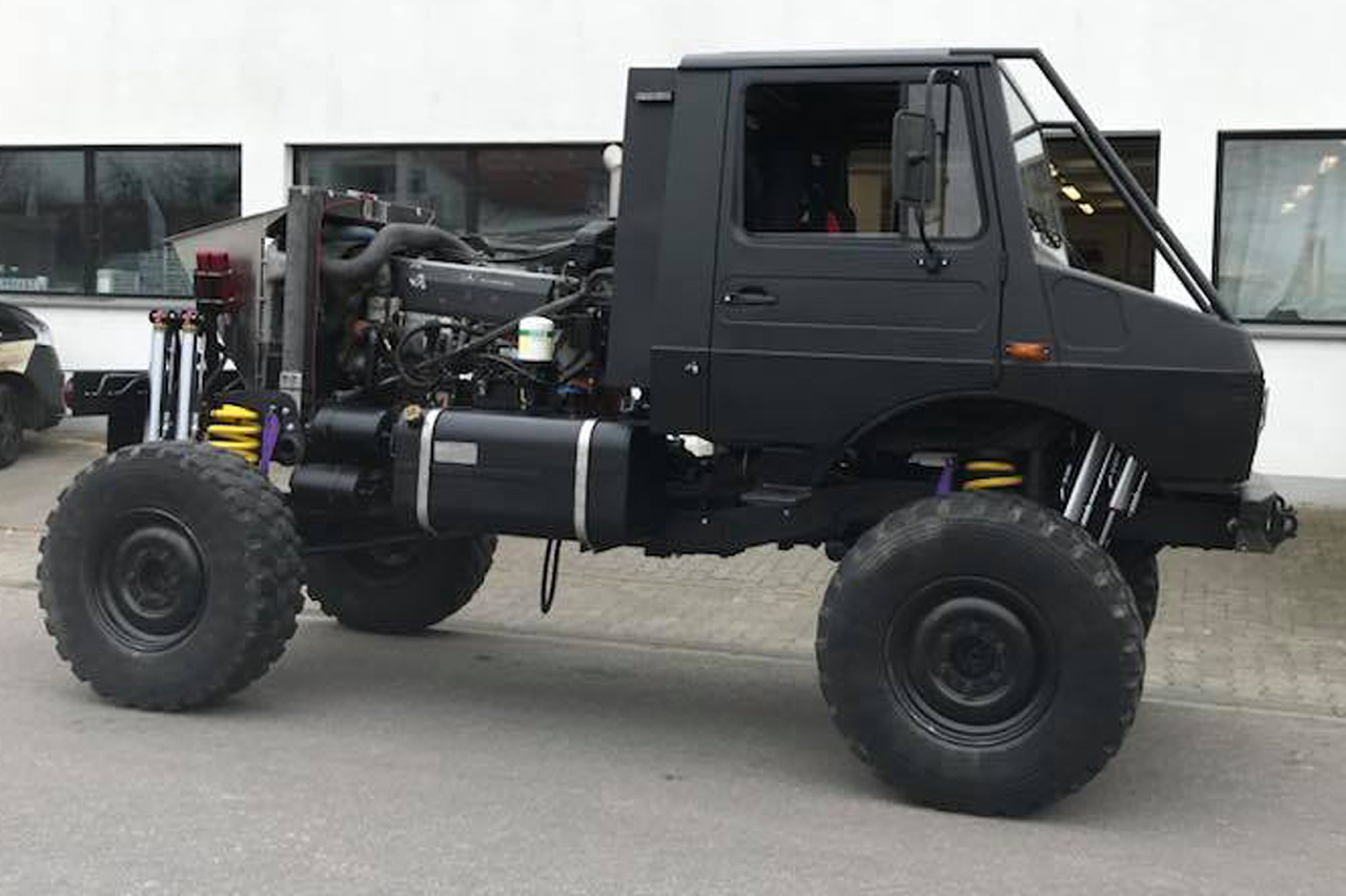 Unimog als Rallye-Monster: RaceMog II: Mercedes Unimog mit Mittelmotor ...