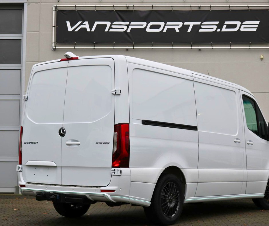 White Sensation von VanSports: Mercedes-Benz Sprinter 907 im All White ...