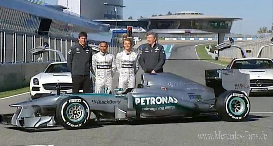 Offiziell: Das ist der neue Mercedes Silberpfeil F1 W04 (Fotos, Video ...