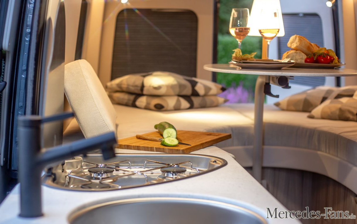 Wie eine Yacht auf Rädern:: Mercedes-Sprinter Innova Roadtrip 595L ...