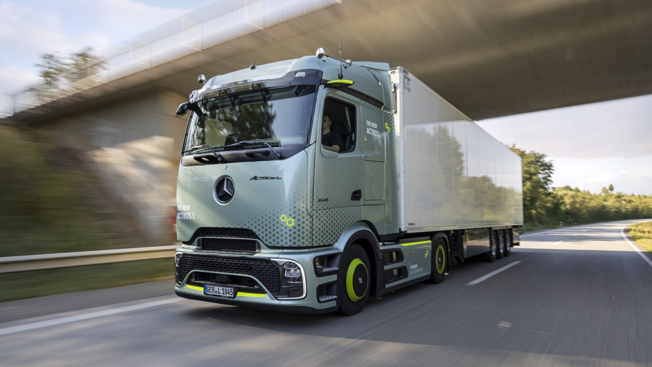 Daimler Truck auf der IAA Transportation 2024: LEADING. CHANGE. NOW. - Sternstunde - Mercedes ...