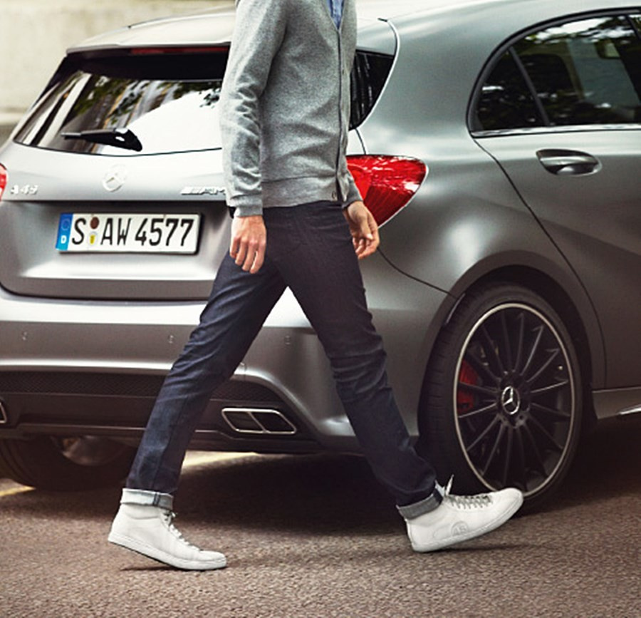 Santoni & AMG: Reintreten und sich wohlfühlen: Promo-Video der Santoni ...