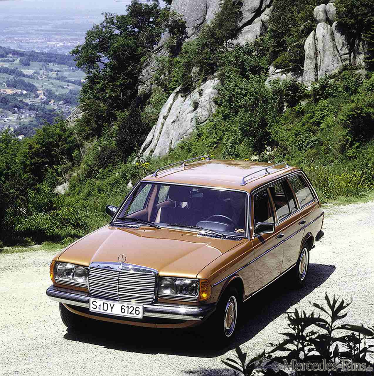 Mercedes-Benz Museum: Youngtimer-Sonderpräsentation : Youngtimer: Heute ...