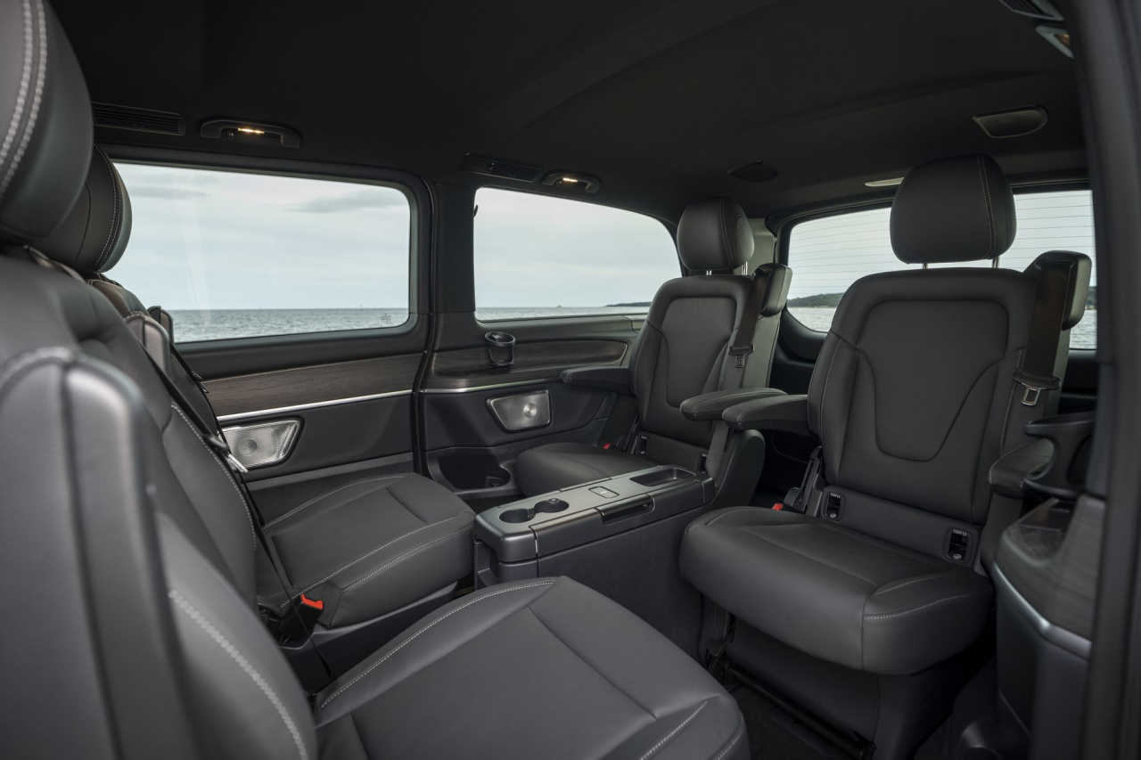 So fährt die V-Klasse mit Mildhybrid-Modul: Langstrecken-Shuttle ...