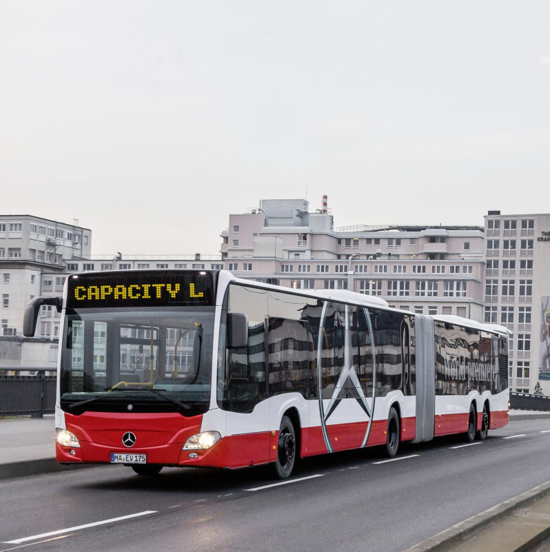 Mercedes-Benz Bus XXL: Premiere für Mercedes-Benz CapaCity L : Der neue ...