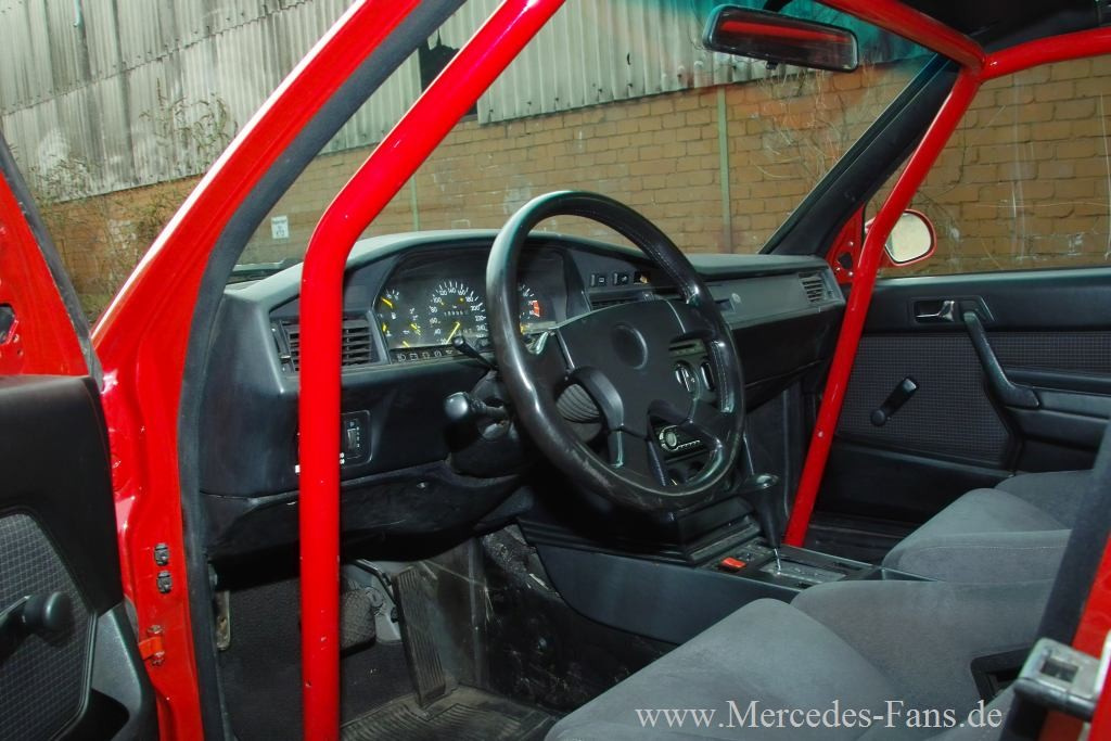 Red Bull - rassiges Mercedes W201 Tuning: 86er Mercedes-Benz 190E im ...