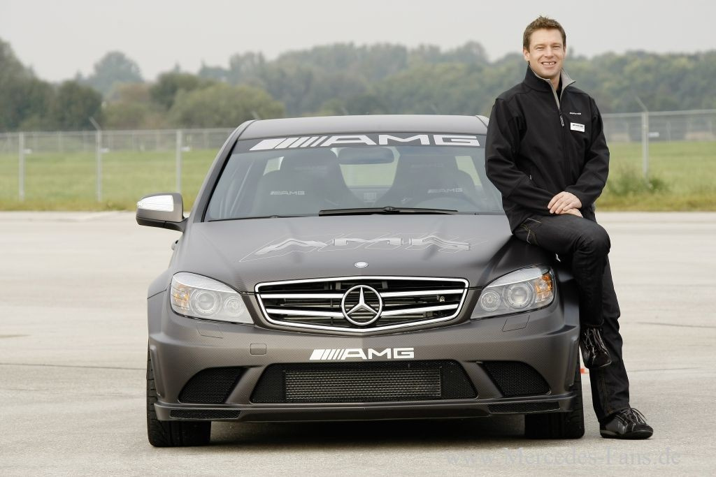 AMG Driver Academy beflügelt : Mercedes AMG Fahrer können mit dem SLS ...