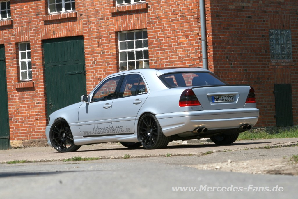 Daily Driver mit Show-Optik: C230 Kompressor (W202): Dezenter Umbau mit ...