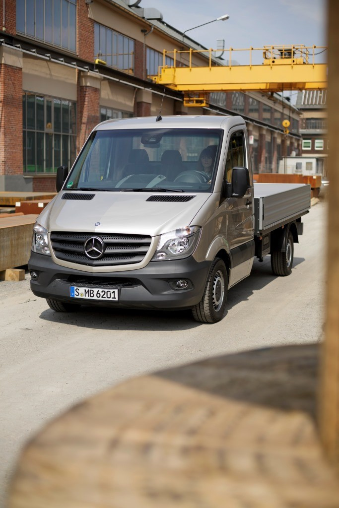 Startschuss für Sprinter: Erster neuer Mercedes Sprinter rollte vom ...