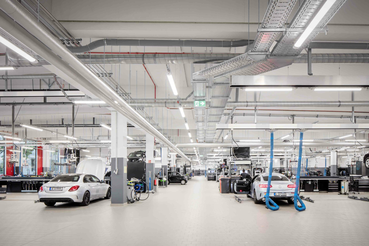 Mercedes-Benz Autohaus: Neues Service-Terminal der Mercedes-Welt am ...
