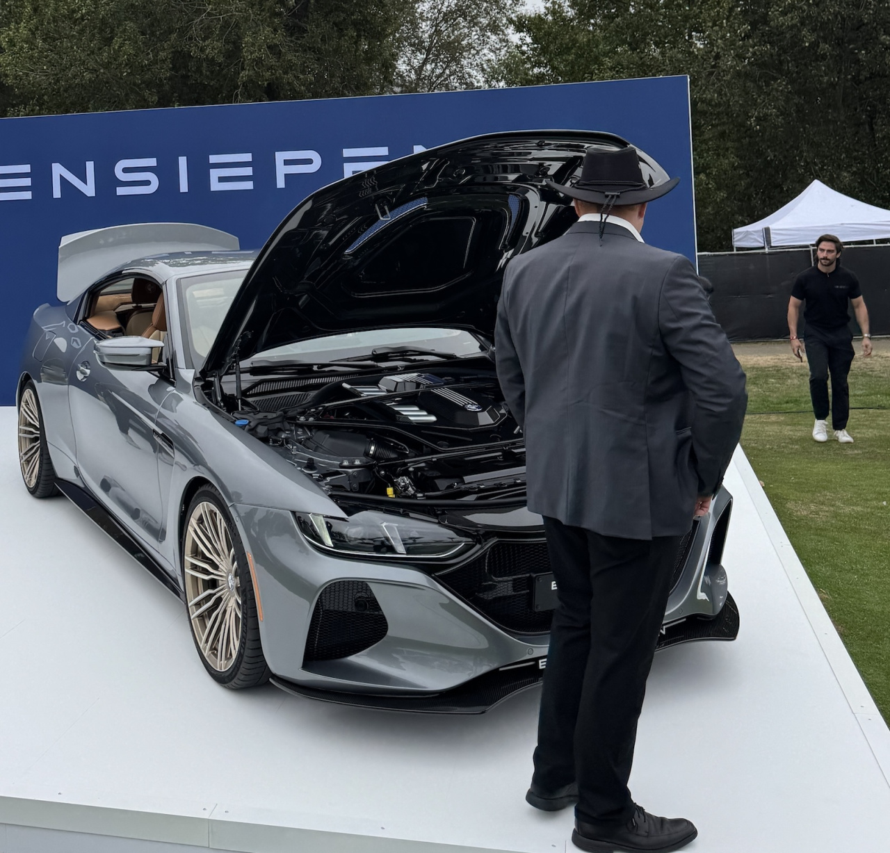 Die Automesse der Neuzeit: Die Neuheiten der Monterey Car Show 2025 ...
