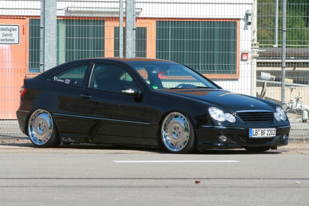 Mehr Sport am Coupé feines Mercedes-Tuning für die kompakte C-Klasse ...