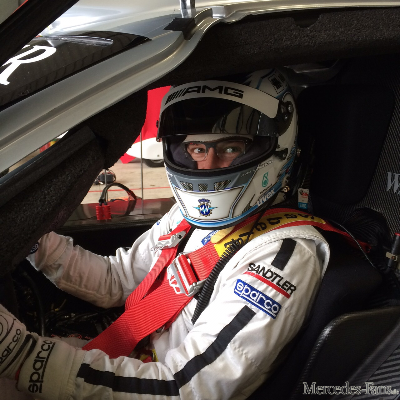 Maximilian Götz im 1997er Mercedes-Benz CLK GTR: Ein Kindheitstraum ... Maximilian Götz im 1997er Mercedes-Benz CLK GTR: Ein Kindheitstraum ...
