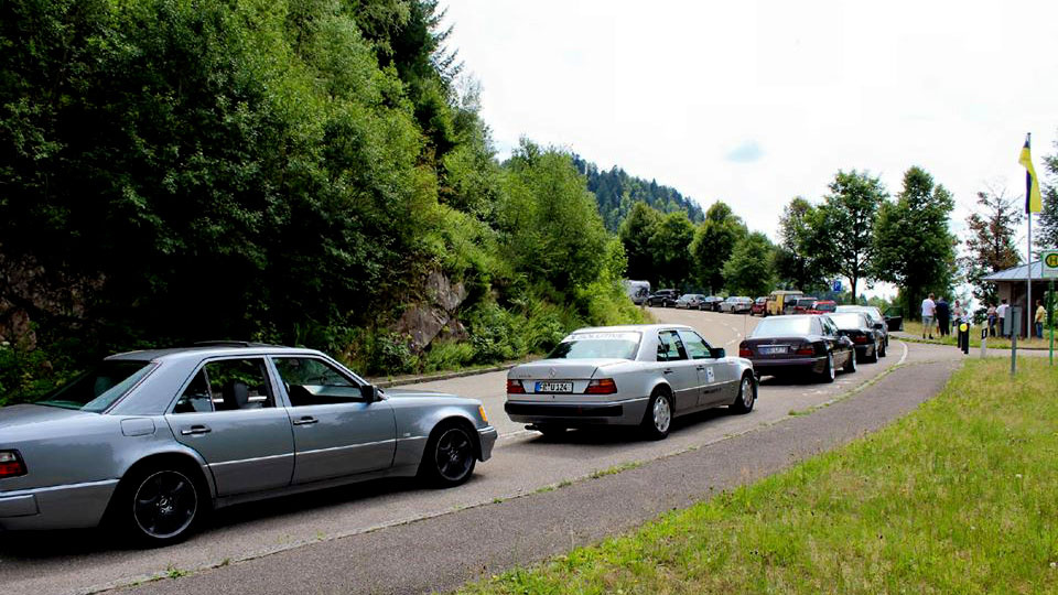 Driften mit Mercedes-Benz W124 : Ein Daimler-Mitarbeiter berichtet ...