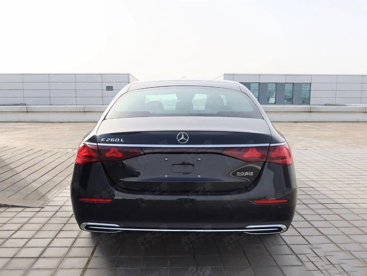 Durchgesickert: Erste Fotos von Mercedes E-Klasse Langversion: Foto ...