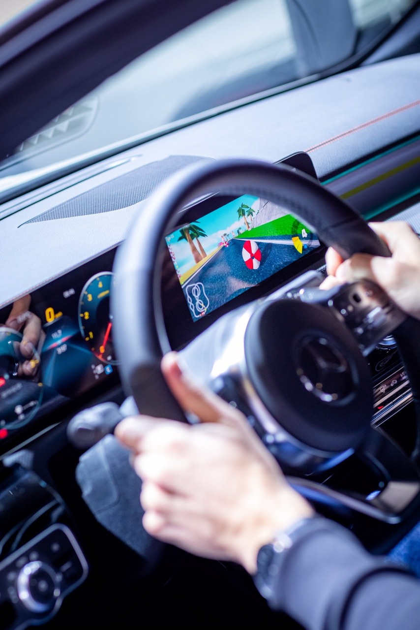 Neue Dimension des Fahrspaßes: Mit MBUX wird Video-Gaming im Auto ...
