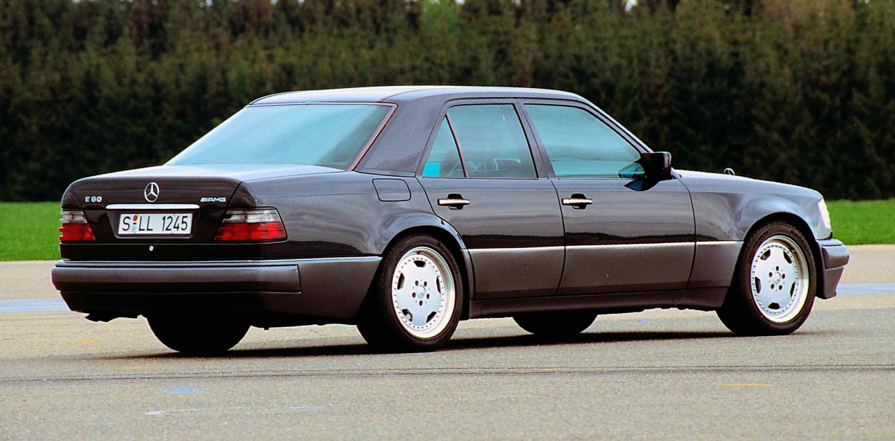 30 Jahre jung: Vom Youngtimer zum Oldtimer: Diese Mercedes-Benz ...