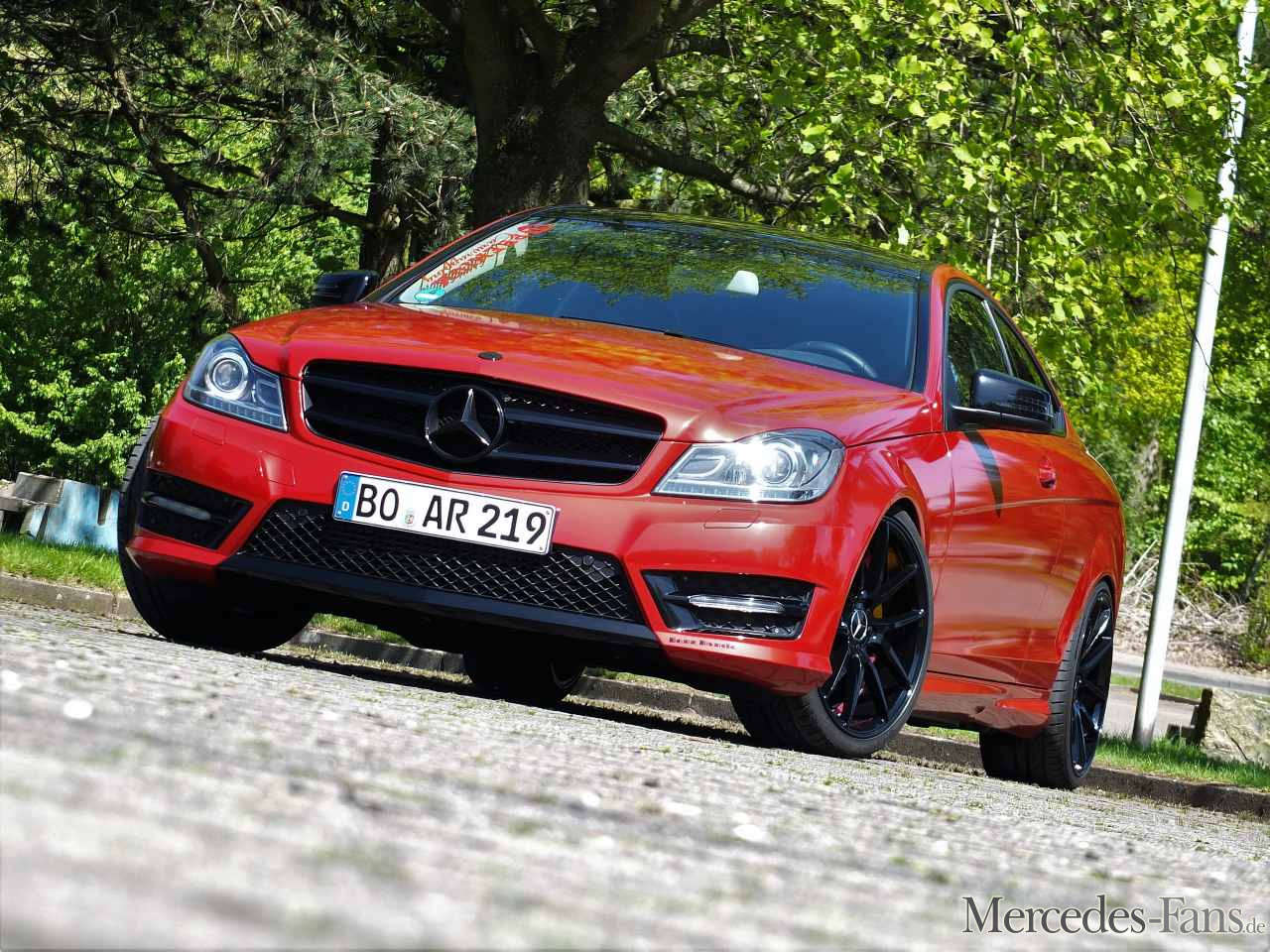 Mercedes-Benz C-Klasse Coupé C204:‭ ‬Mehr Sport an Bord: Rot und rassig ...