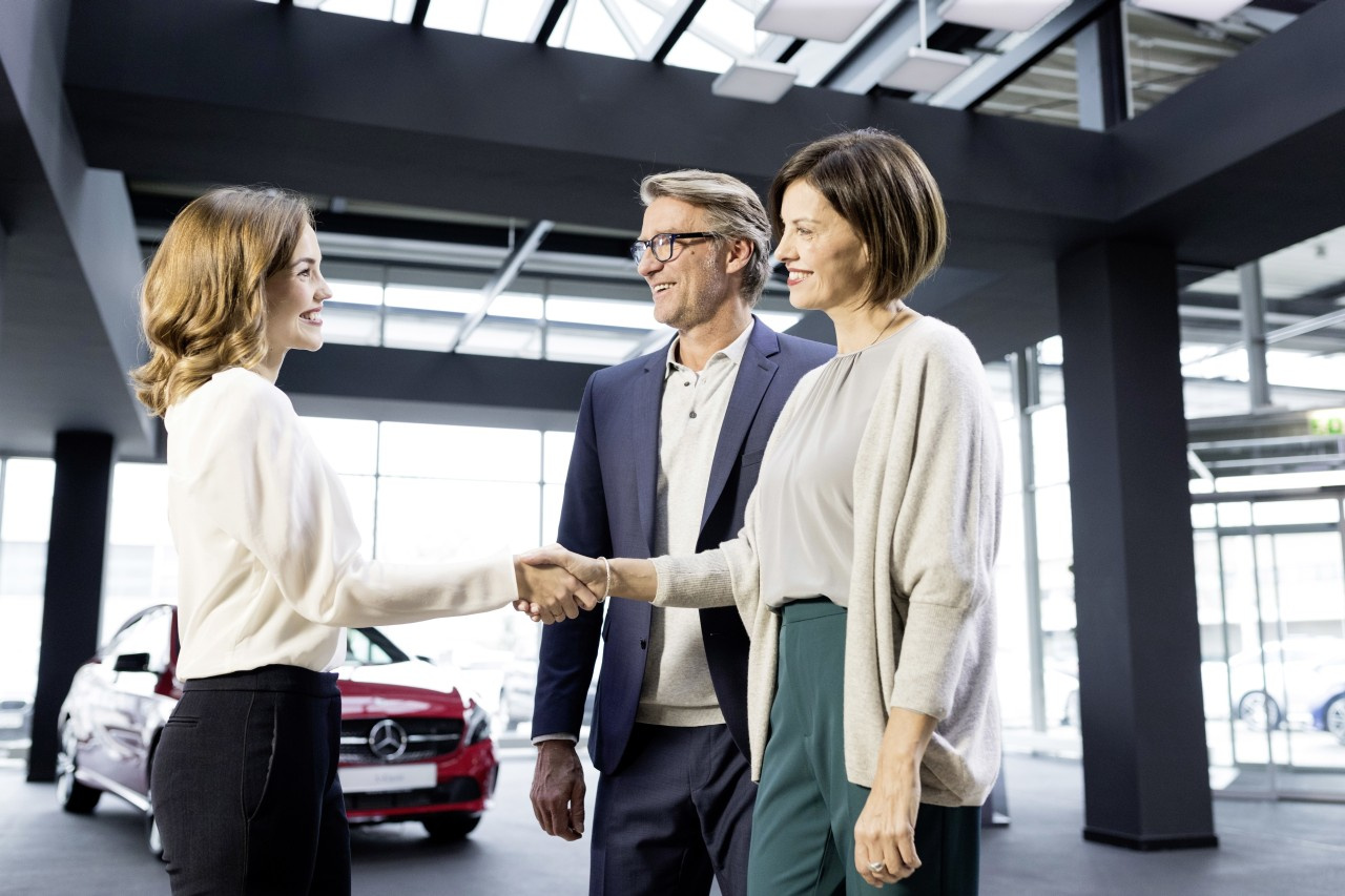 Studie Automobilbarometer 2018: Treue zum Autohändler: Kunden erwarten ...