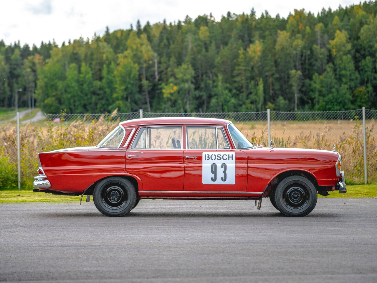 Rallye-Legende: Mercedes-Benz 220SE von Rauno Aaltonen: Road-Star der ...