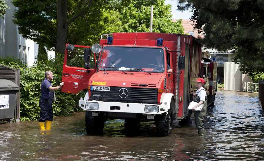 Hochwasser im Auto und umgekehrt: Ratgeber: Wenn das Auto im Wasser ...