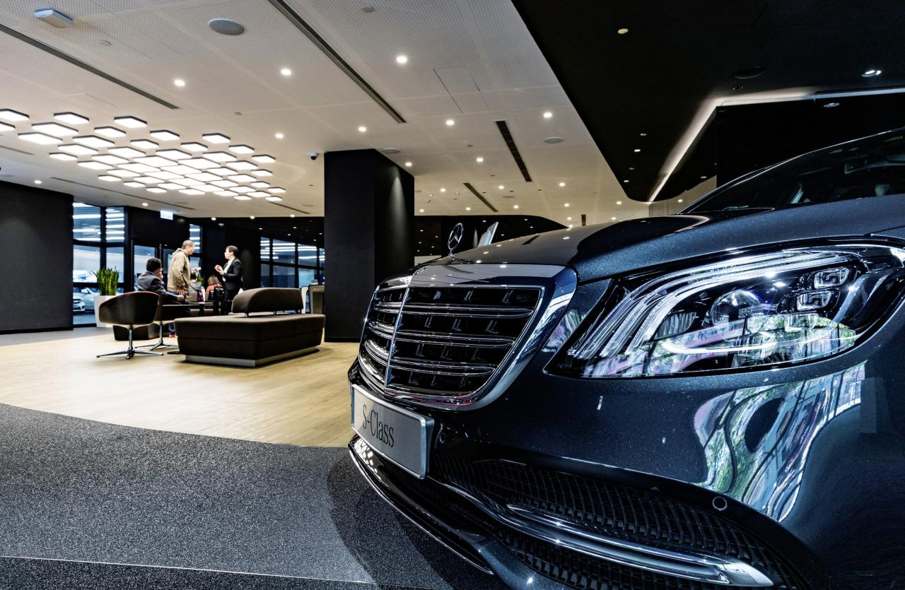 Mercedes-Benz Autohaus: Mehr als ein „Autohaus: Neues Mercedes ...