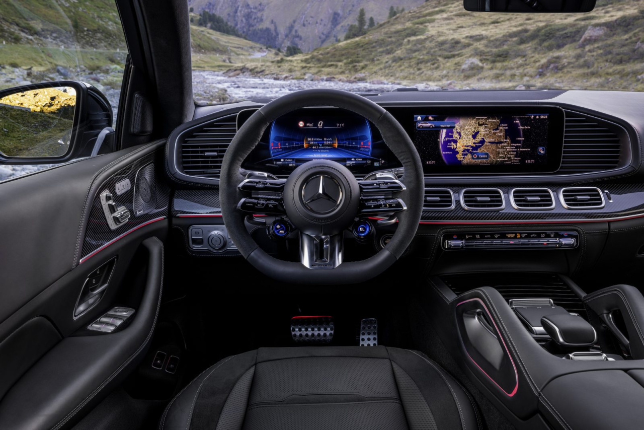 Neues Modell: Mercedes-AMG GLE 53 als Plug-in-Hybrid: Mit Stecker stärker: Als PHEV rollt der ...